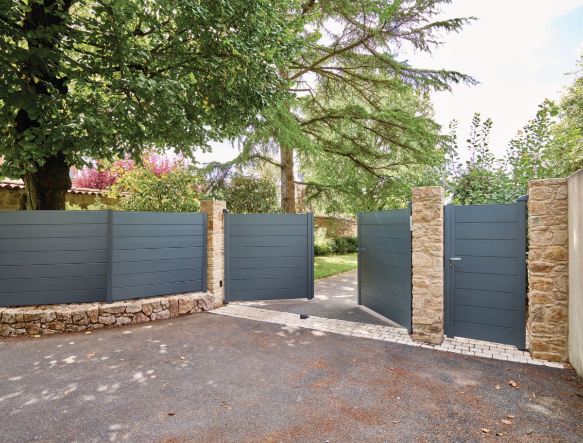 Portail Alu.line battant de 3,50m lame pleine gris texturé 7016 Réf ...